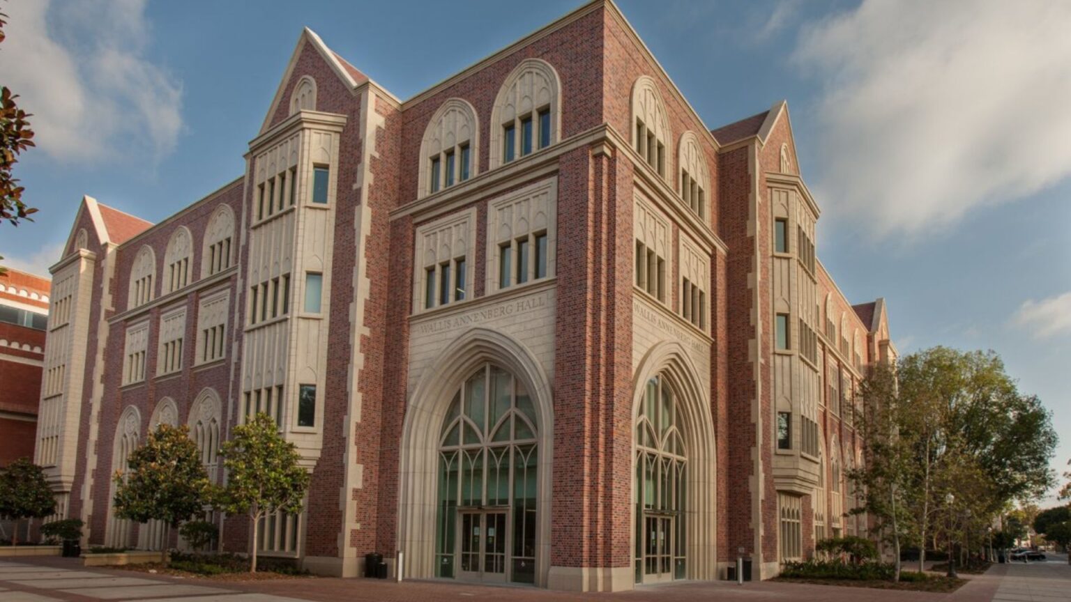 Best Journalism Programs in the US (2026 Rankings) - TheBookSuite